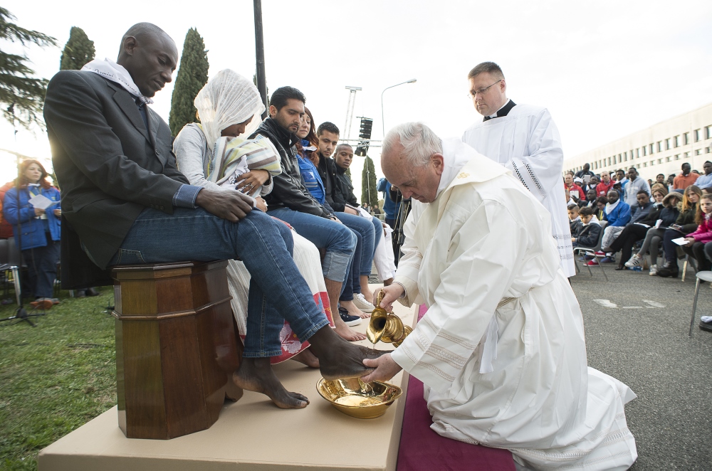 Holy Thursday foot washing calls everyone to service | Global Sisters ...