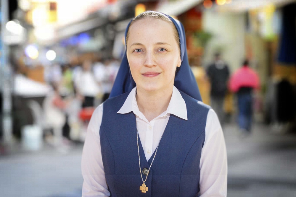 Q & A with Sr. Theresa Aletheia Noble, who keeps a skull on her desk as ...