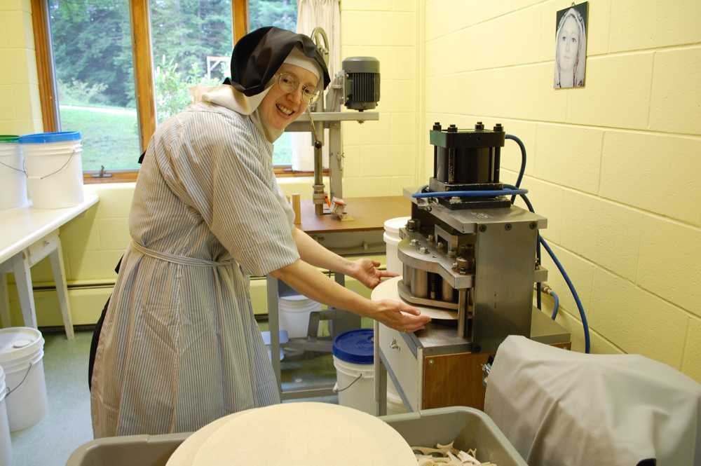 Nuns say by making altar bread, they're 'helping bring Jesus to souls ...